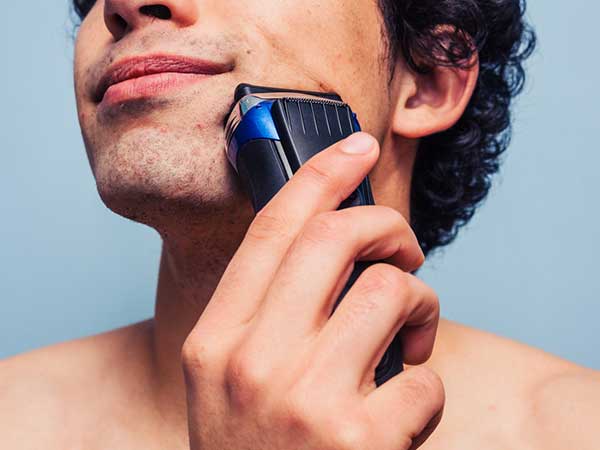 Wet Shaving VS Dry Shaving: Pros & Cons - Boldsky.com