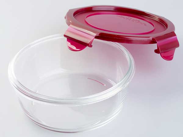 Tips To Clean Plastic Food Containers - Boldsky.com