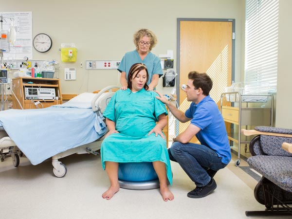 Tips For Natural Pain Relief In Labour - Boldsky.com