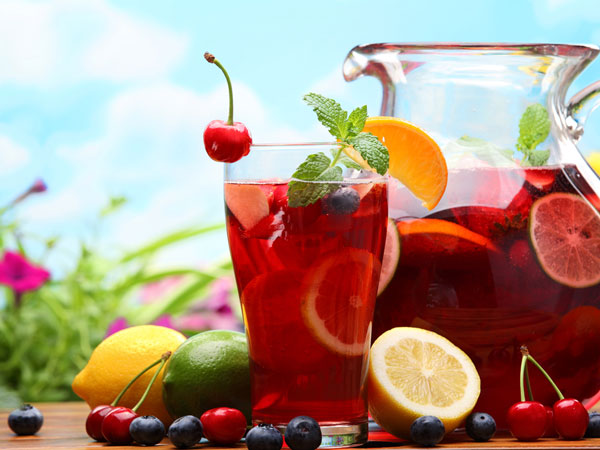 Super Summer Drink: Fruit Punch With Ice Cream - Boldsky.com