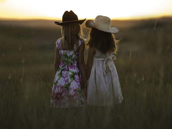 5 Cutest Traits Of Younger Siblings - Boldsky.com