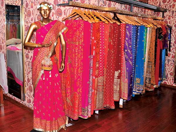 Ritu Kumar Brings Back Her Magical Silhouettes To Bengaluru - Boldsky.com