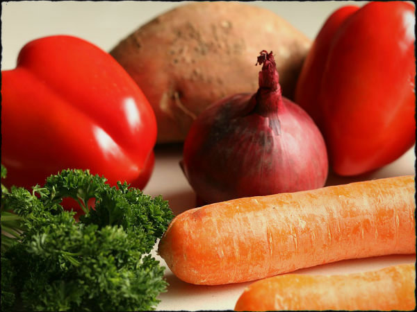 Real Reasons To Eat Raw Foods - Boldsky
