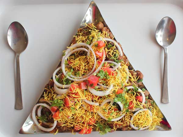 Spicy Masala Chips Chaat Recipe - Boldsky.com