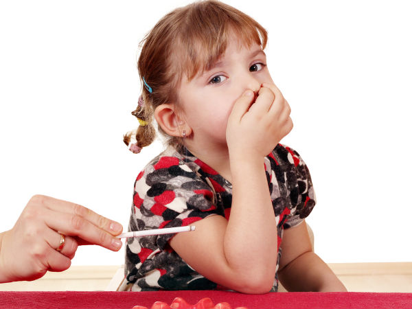 Indoor Smoking Affects Your Kid's Health - Boldsky.com