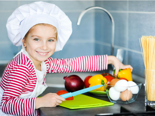 Teaching Your Child The Importance Of Helping Out - Boldsky.com