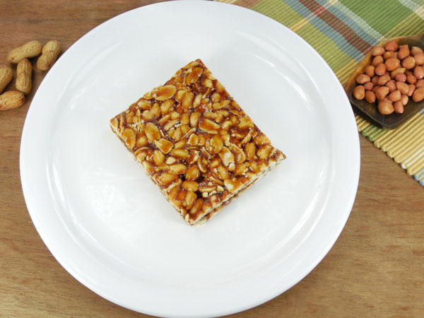 Yummy Peanut Chikki Recipe For Kids - Boldsky.com