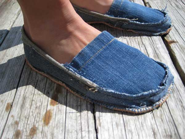 Do You Know 8 Super Easy Ideas To Reuse Your Old Faded Jeans? - Boldsky.com