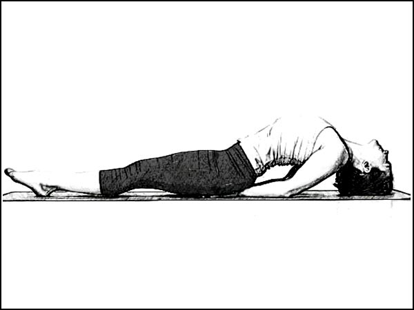 Matsyasana Or Fish Pose To Relieve Pain In Neck & Shoulders - Boldsky.com