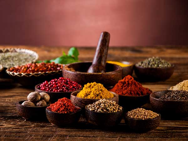 How To Pick The Best Masalas: An Expert Guide - Boldsky.com