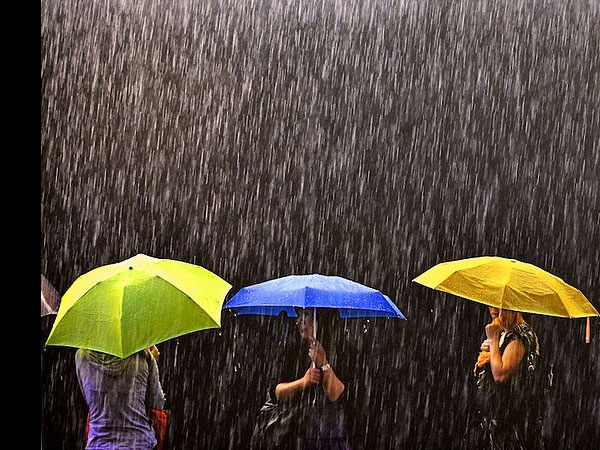 7 Fun Things To Do With Your Kids This Monsoon! - Boldsky.com