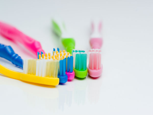 The Ugly Truth About Your Toothbrush - Boldsky.com