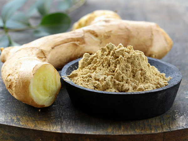 DIY Onion & Ginger Scrub For Dark Skin On Arms and Legs - Boldsky.com