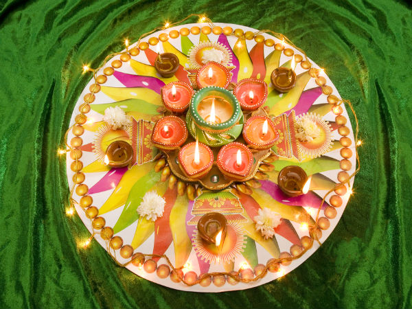 How to Prepare Diyas At Your Home for Diwali - Boldsky.com