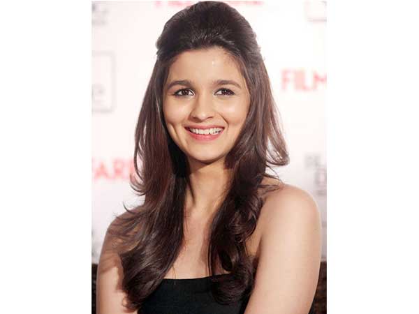 8 Chic Alia Bhatt Hairstyles You've Got To Try! - Boldsky.com