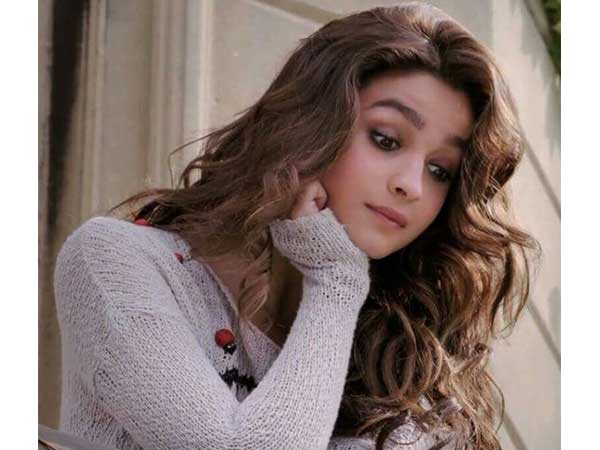 8 Chic Alia Bhatt Hairstyles You've Got To Try! - Boldsky.com