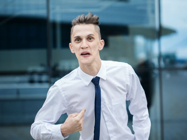 Signs Your Man Is Selfish - Boldsky.com