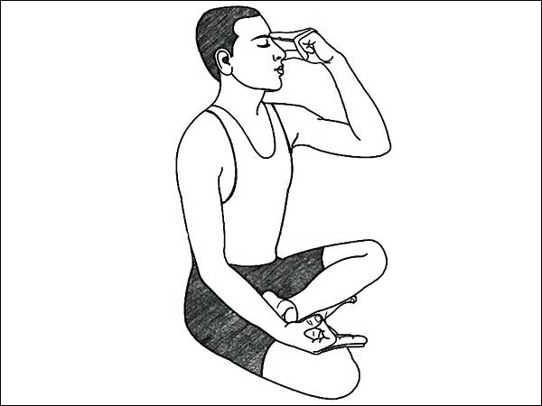 5 Yoga Postures To Cure Sinus During Winter - Boldsky.com