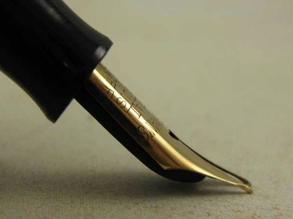 Why Do Judges Break The Nib After Signing A Death Sentence? - Boldsky.com