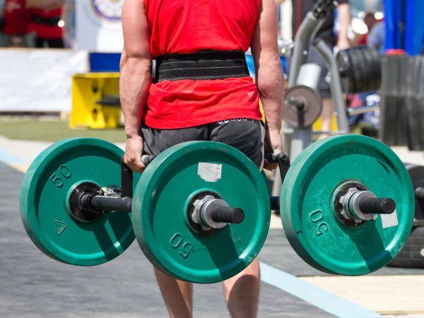 How To Perform The 'Farmer's Walk' Workout - Boldsky.com