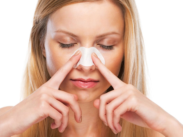 Flaky Skin On Nose? Here's How To Treat It At Home - Boldsky.com
