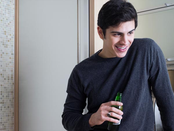 Is He A Genuine Guy Or Fake? - Boldsky.com