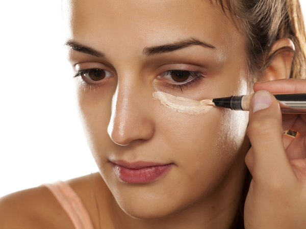 Different Types Of Concealers You Can Choose From - Boldsky.com