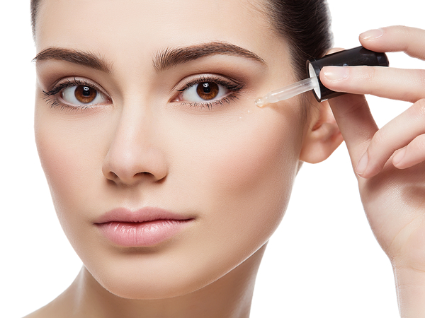 How To Use Vitamin E Pills For The Under Eye Area - Boldsky.com