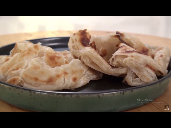 How To Prepare The Delicious Malabari Paratha - Boldsky.com