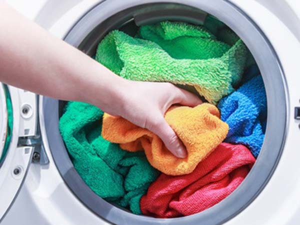 Does Washing Clothes Kill Germs? - Boldsky.com