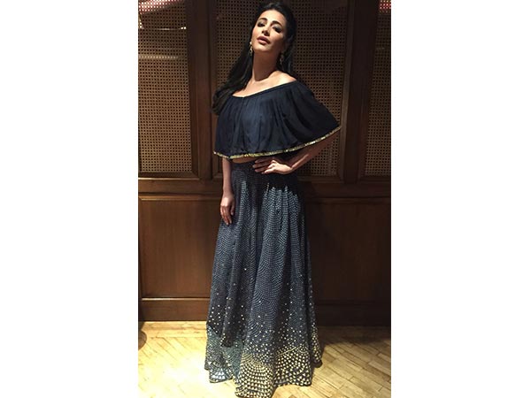 Shruti Hasaan Keeps It Cool In A Riddhi Mehra Lehenga - Boldsky.com