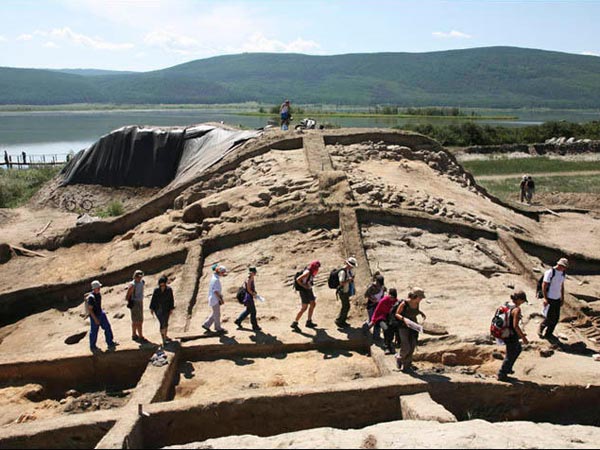 A Mysterious Fortress Has Puzzled The World!! - Boldsky.com