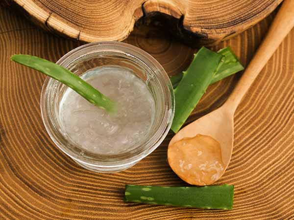 How To Treat Burns Using Aloe Vera - Boldsky.com