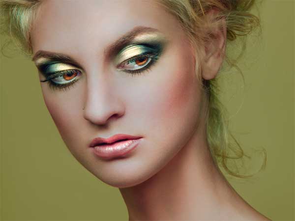 Basics Of Neon Makeup Explained For Beginners - Boldsky.com