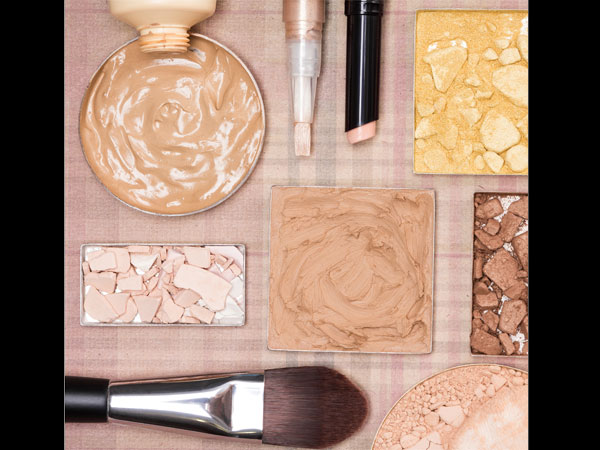 All You Need To Know About Bronzer And Its Uses - Boldsky.com