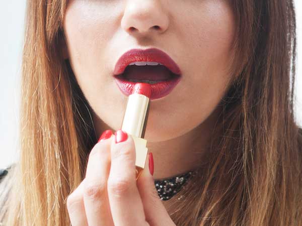 Wear A Metallic Shade Of Lipstick Like A Pro With These Simple Steps