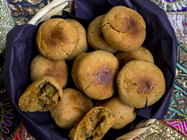 Masala Baati Recipe: How To Make Stuffed Baati At Home - Boldsky.com