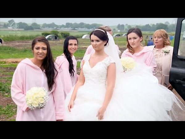 This Couple Decided To Have A ‘Pig-themed Wedding On A Farm’ - Boldsky.com