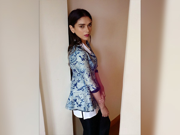 Aditi Rao Hydari's Simple Yet Classy Avatar - Boldsky.com