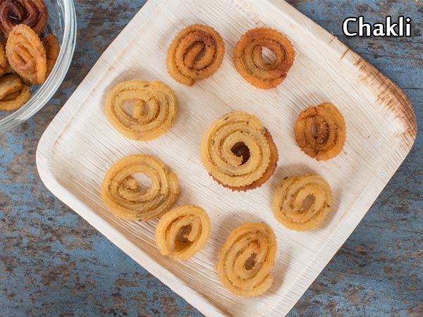 Chakli Recipe: How To Make Karnataka-style Chakkuli - Boldsky.com