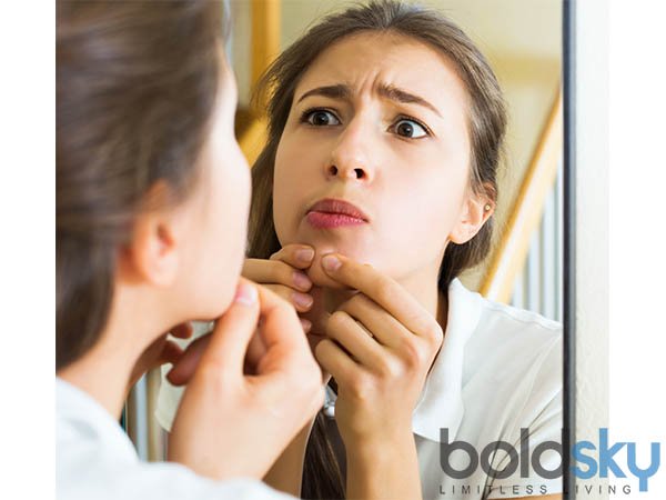 Signs Of Diseases That Are Shown On A Person's Face - Boldsky.com