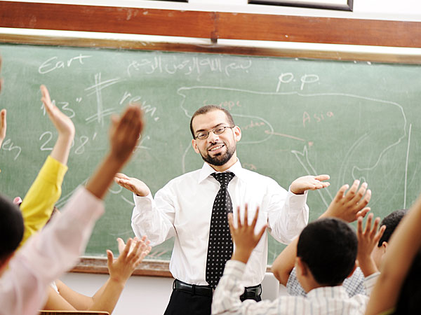 Teacher: The Friend, Guide And Philosopher - Boldsky.com