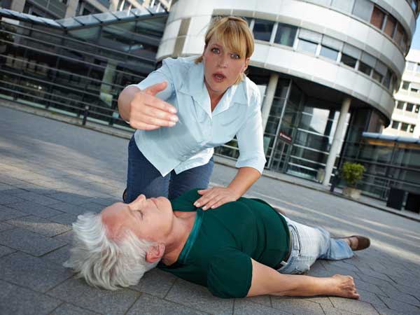 First Aid Mistakes To Avoid - Boldsky.com