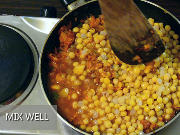 Ghugni Recipe: How To Make Bengali Dry Matar Ghugni - Boldsky.com