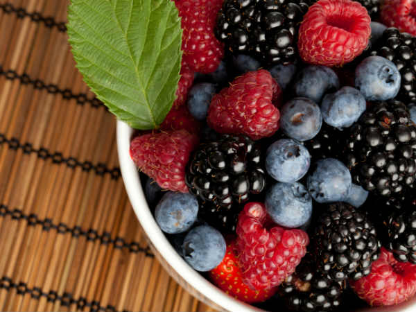 8 Heart Healthy Fruits and Why You Should Have Them - Boldsky.com