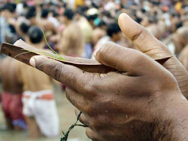 Significance Of Mahalaya – Pitru Paksha And Matripaksha - Boldsky.com