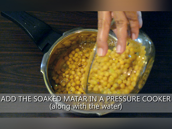 Ghugni Recipe: How To Make Bengali Dry Matar Ghugni - Boldsky.com