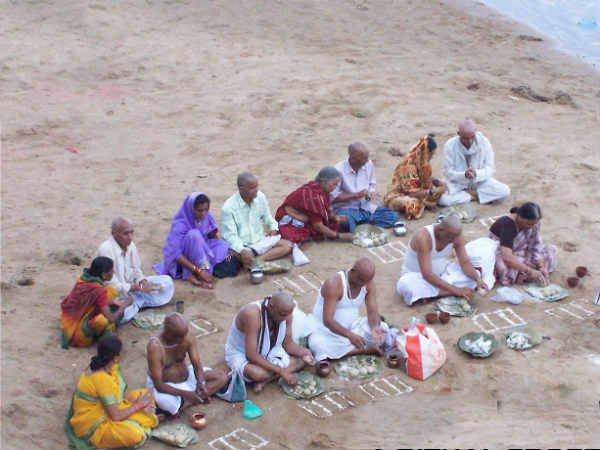 Significance Of Mahalaya – Pitru Paksha And Matripaksha - Boldsky.com