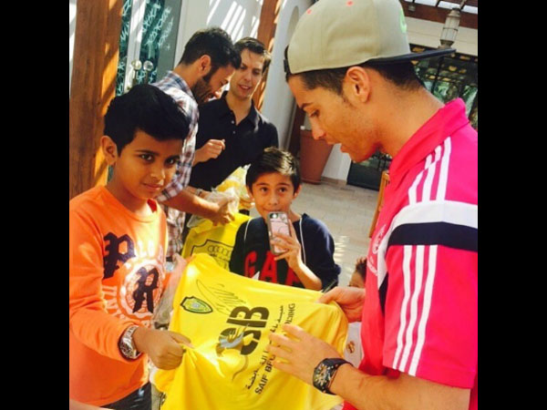 Rashed Belhasa, A Rich Kid From Dubai Is Ruling Social Media! - Boldsky.com