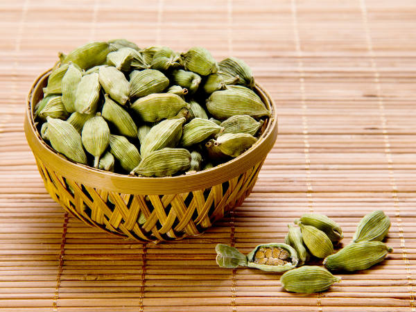 17 Mind-blowing Facts and Health Benefits of Cardamom (Elaichi ...